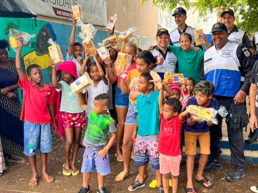 Segurança Presente arrecada mais de 700 caixas de chocolate e faz a ...