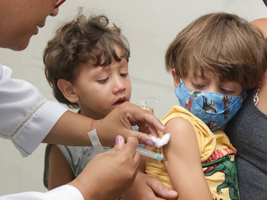 Reforço da bivalente e as 1ª, 2ª e 3ª doses monovalentes disponíveis em ...