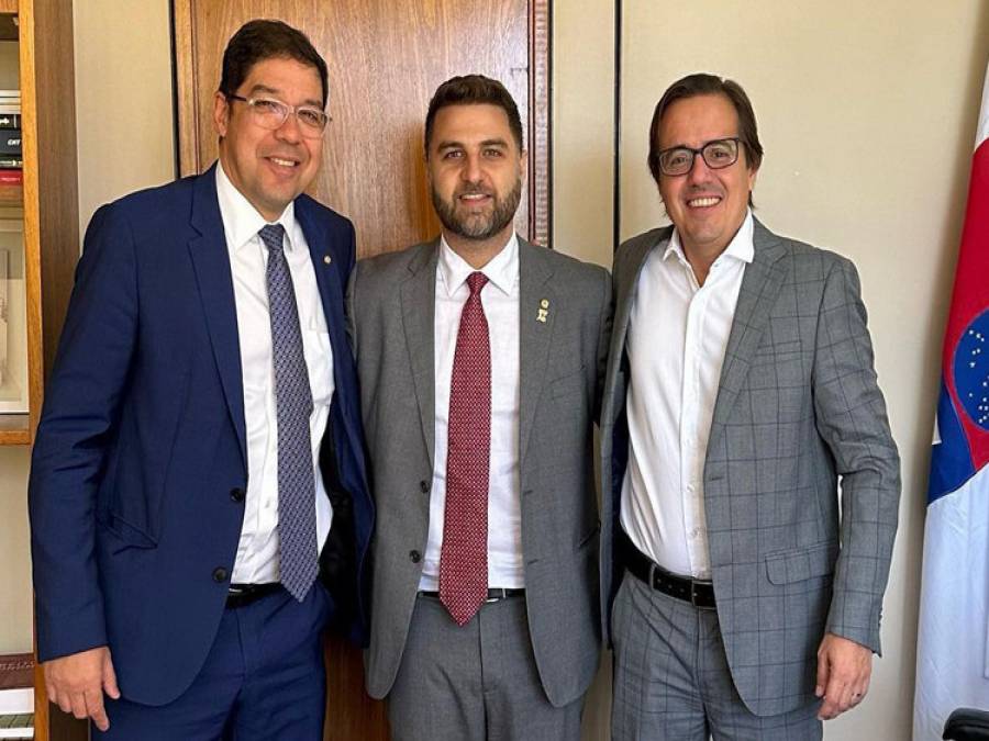 Em busca de parcerias, prefeito Wladimir Garotinho cumpre agenda em ...