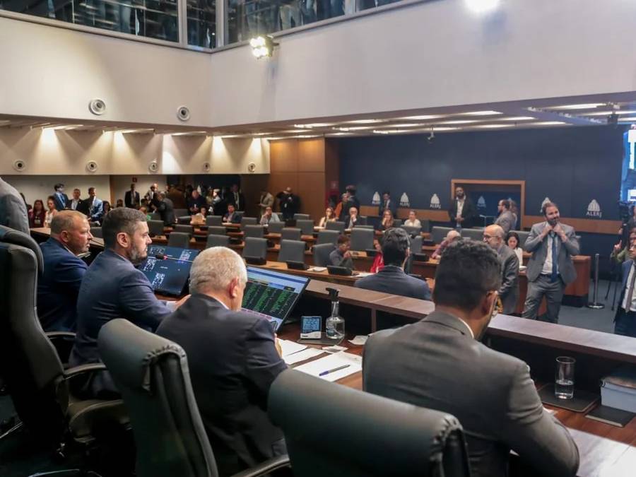 Alerj inicia análise de pacotão econômico do governo Cláudio Castro ...