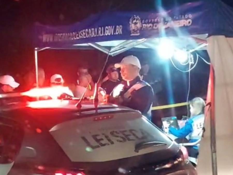 Blitz da Lei Seca no Farol reforça segurança e mostra que fiscalizar é ...