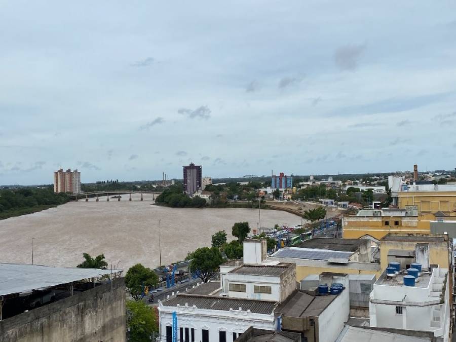 Defesa Civil de Campos emite alerta sobre pancadas fortes de chuva ...